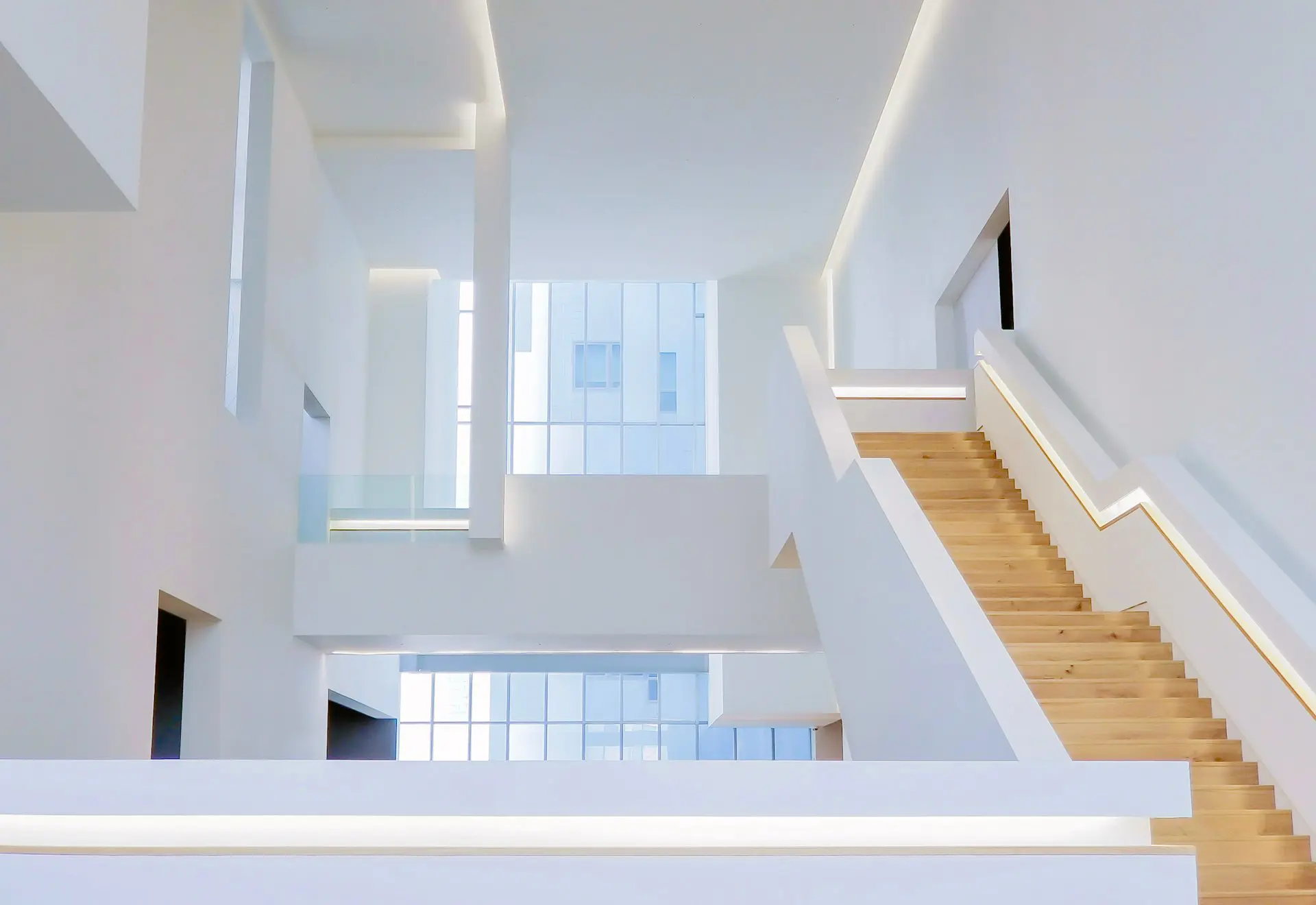 ᑕ ᑐ Banister vs Railing - the Differences Explained