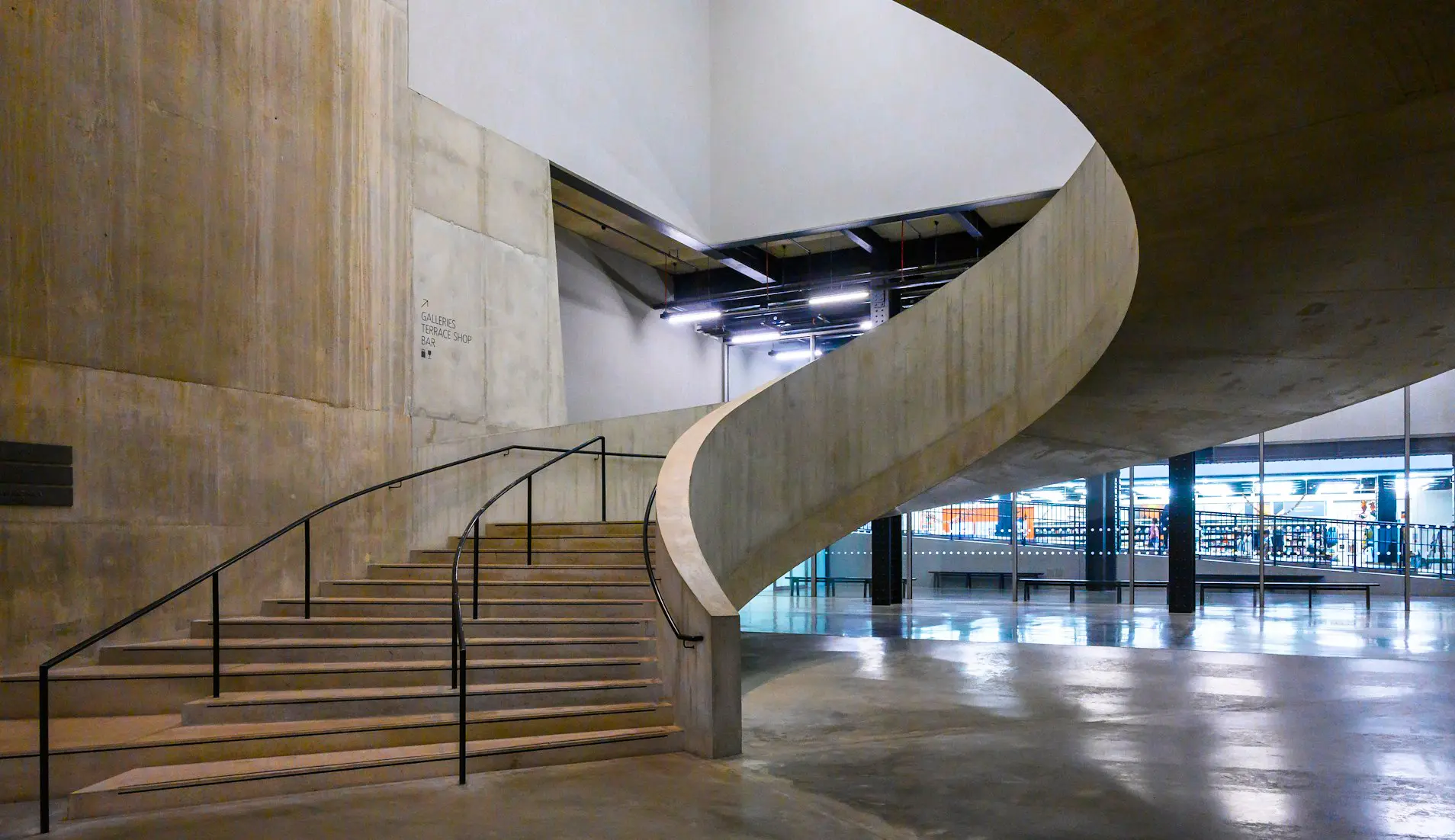 ᑕ ᑐ Modern Curved Staircase Design - Curved Handrails for Stairs