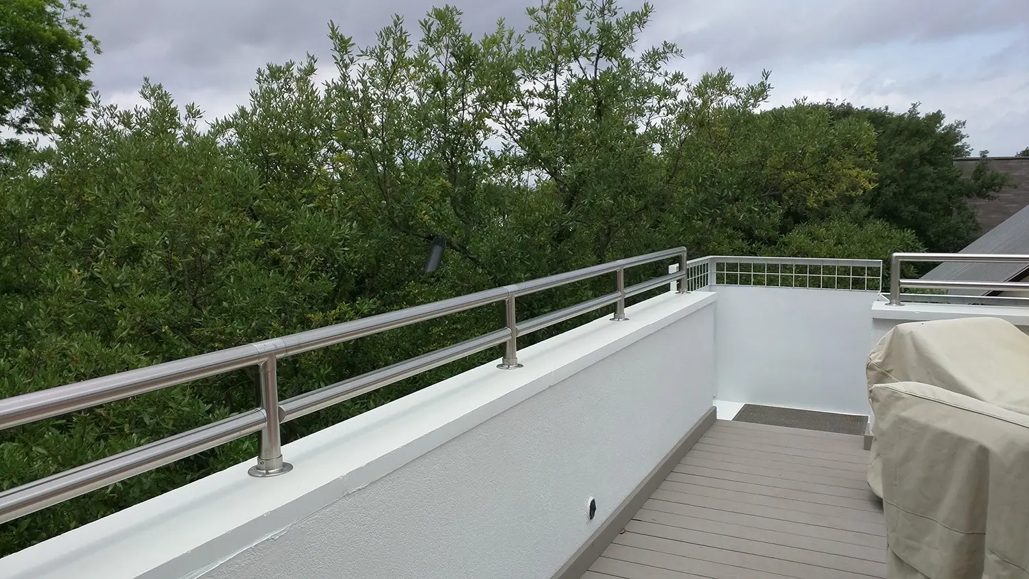 ᑕ ᑐ Complete Guide to Pipe Railing - Types, Materials and Uses