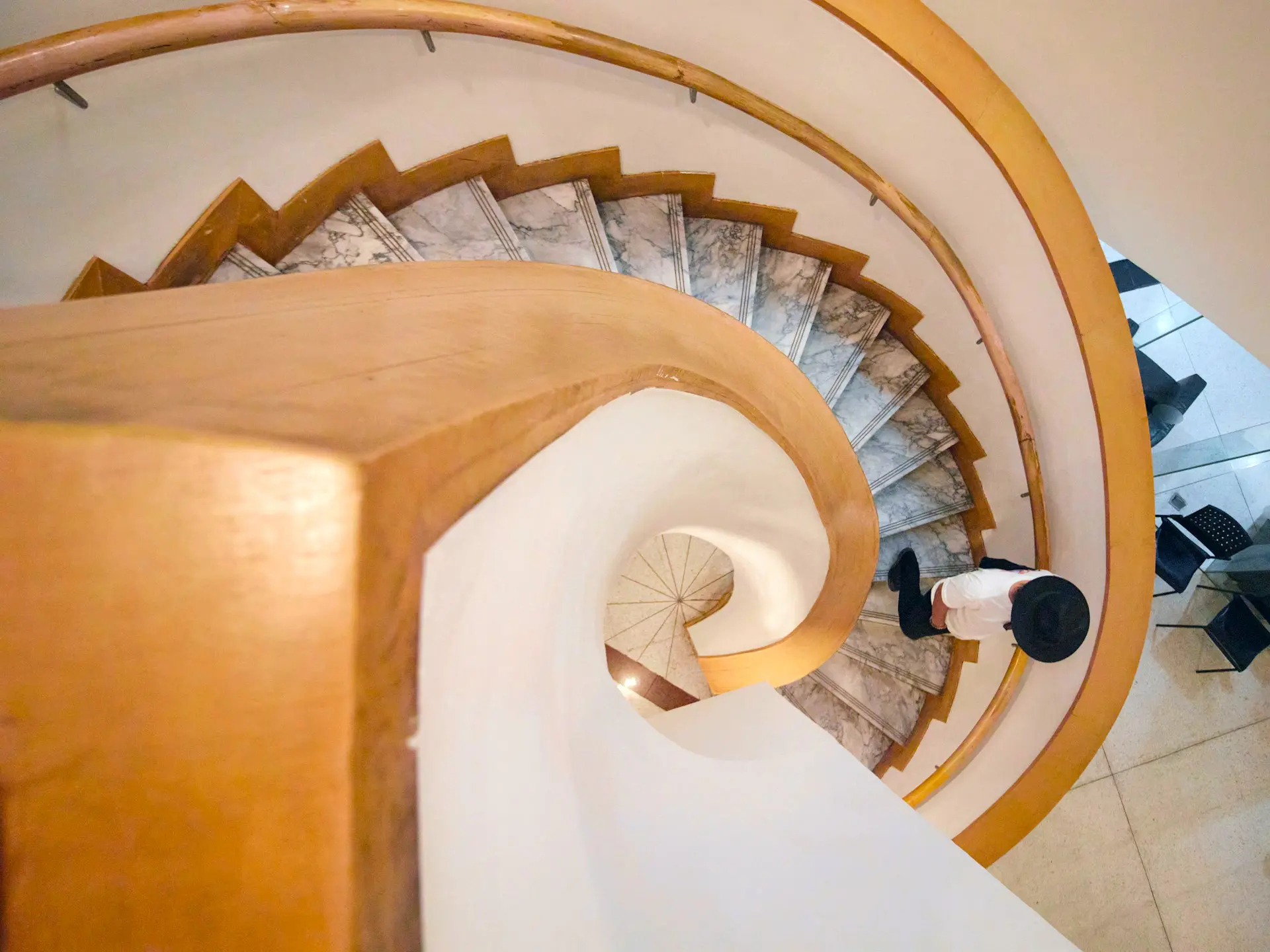 ᑕ ᑐ Wood Stair Railings Ultimate Guide: Indoor and Outdoor Use